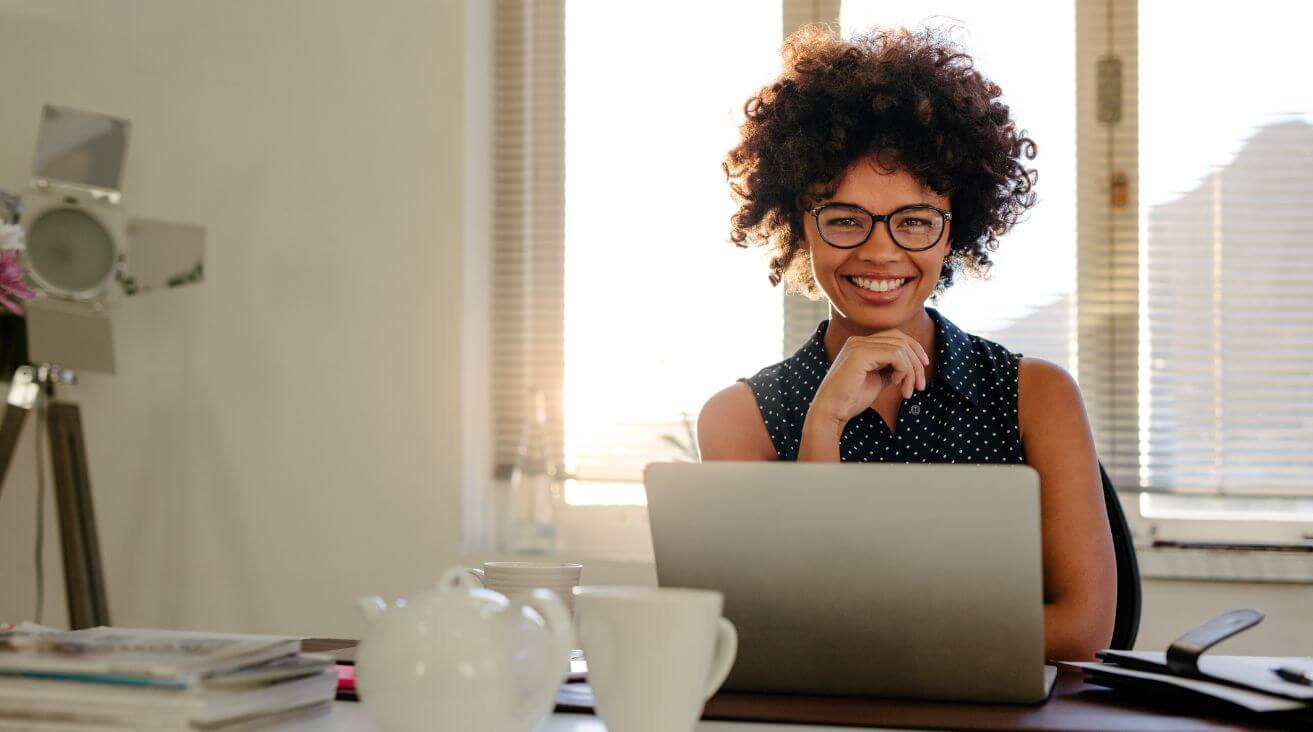 29 Real Side Hustles For Women That Want Money Fast